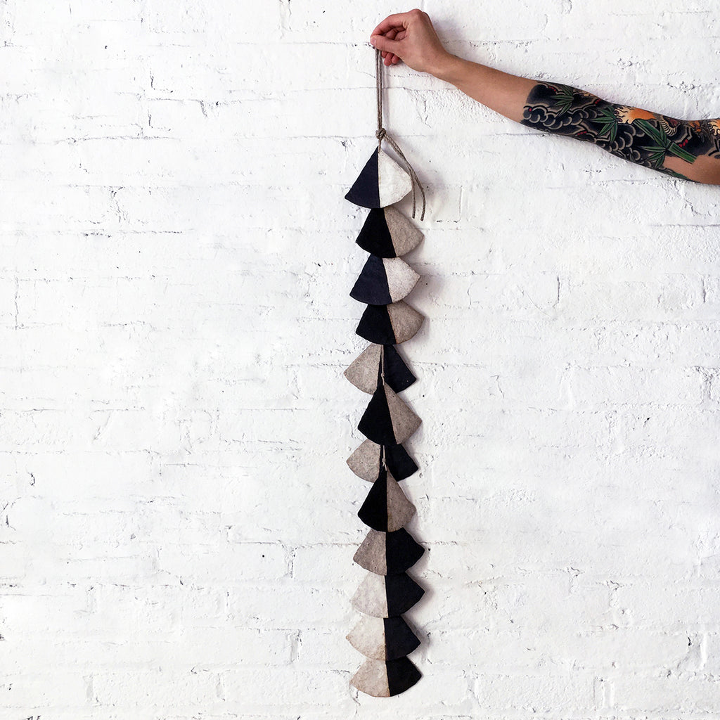 PLT1L-12 SHELL: Black & White – MQuan Studio